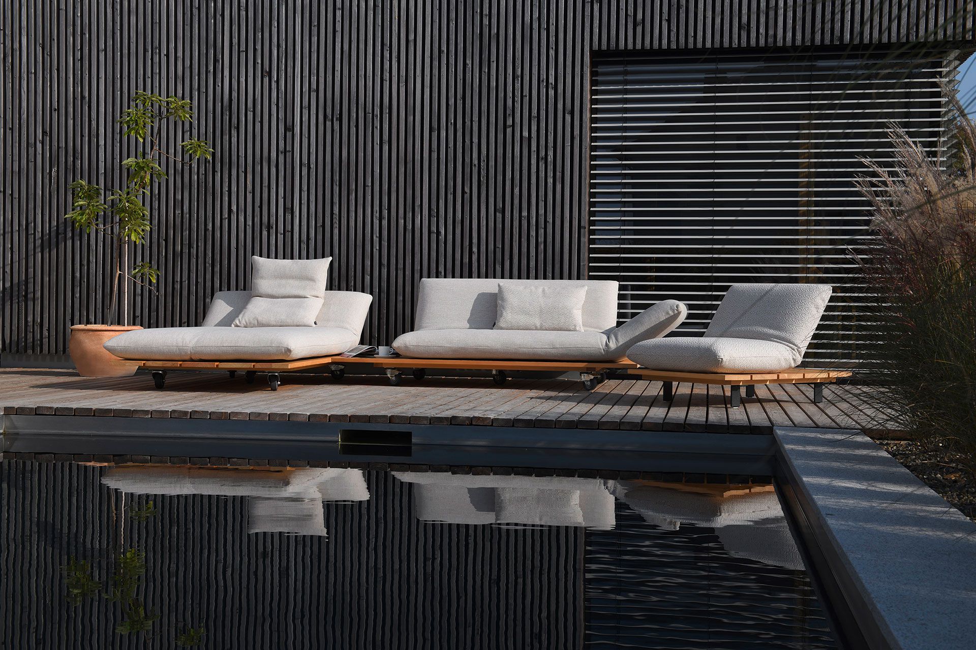 Bullfrog Design - Akito Outdoor